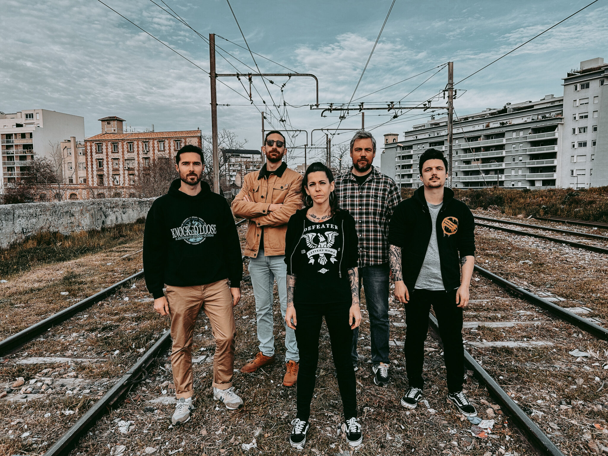 Wake The Dead versus AI in nieuwe single - White Room Reviews